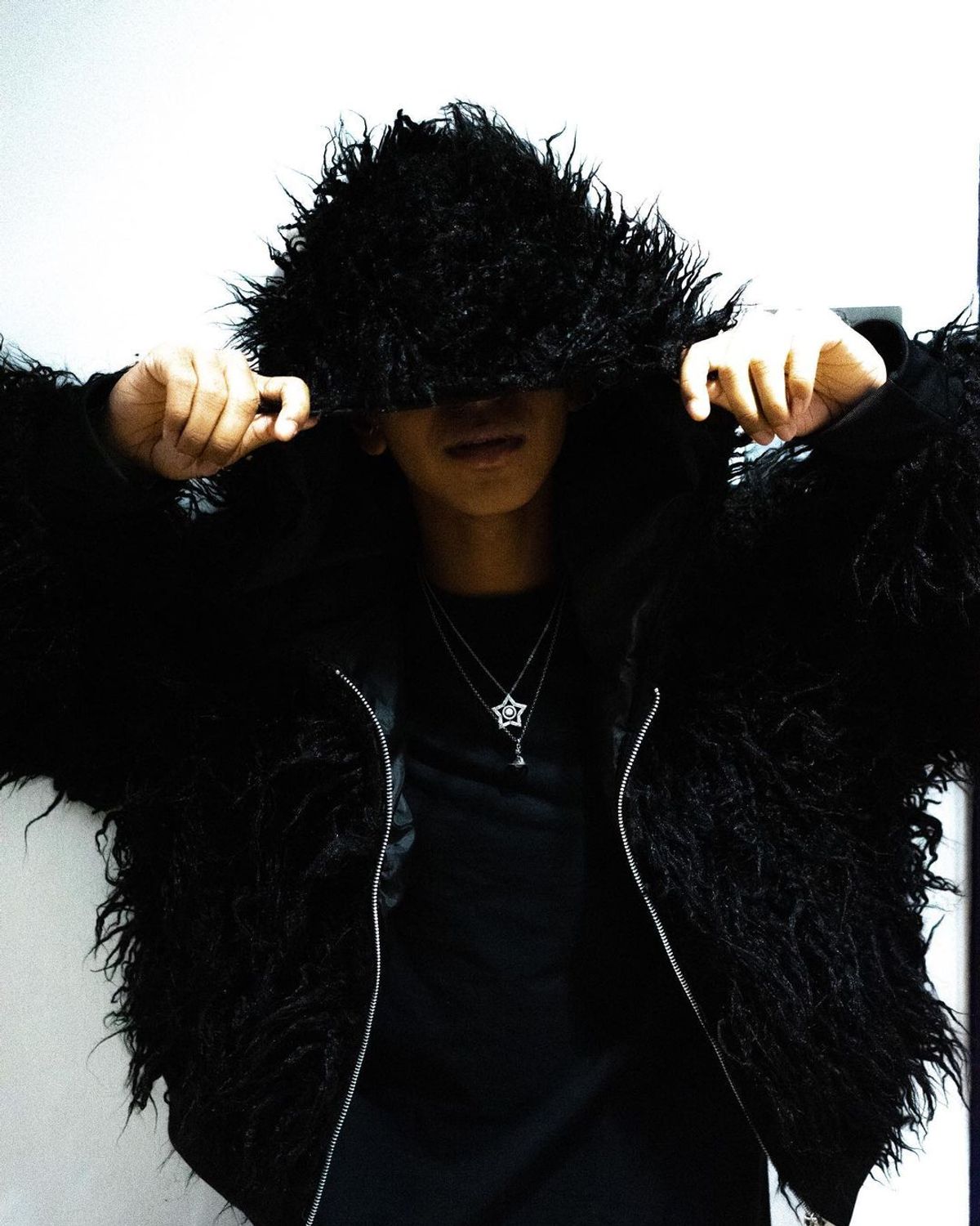 Yung Fazo Outfit from January 8, 2023 | WHAT’S ON THE STAR?