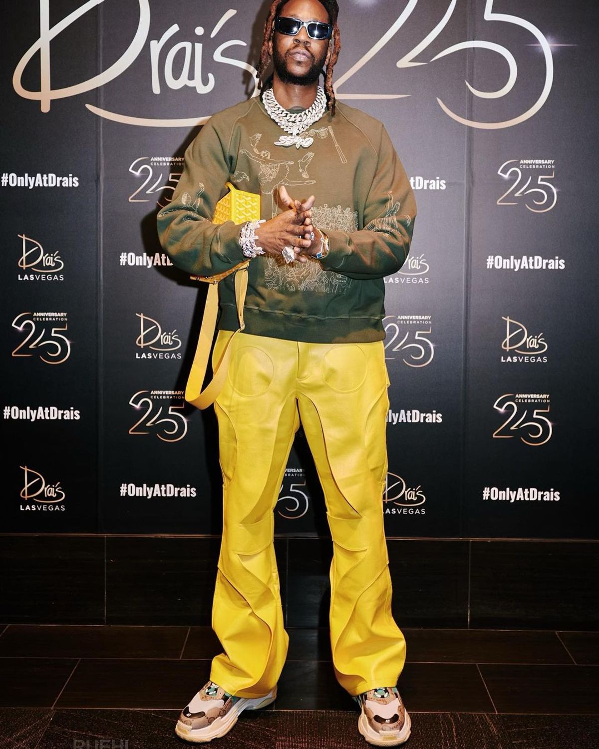 2 Chainz Outfit from January 9, 2023 | WHAT’S ON THE STAR?