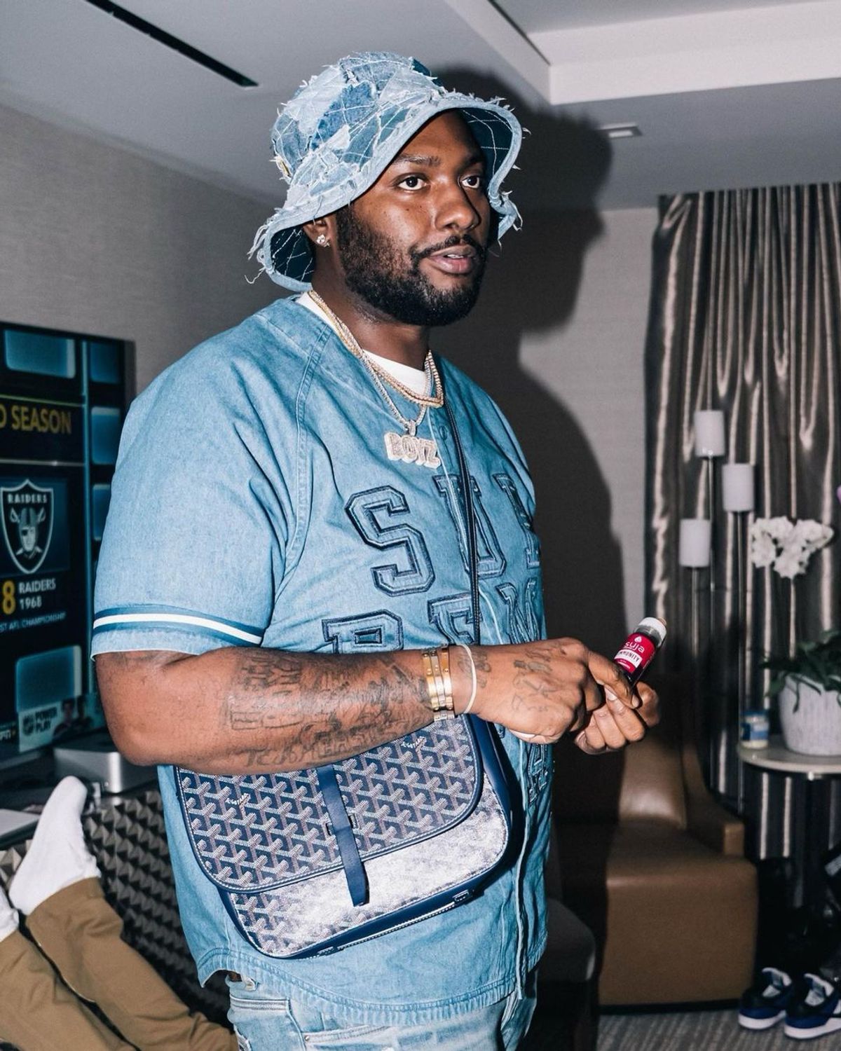 Peezy Outfit from January 10, 2023 | WHAT’S ON THE STAR?