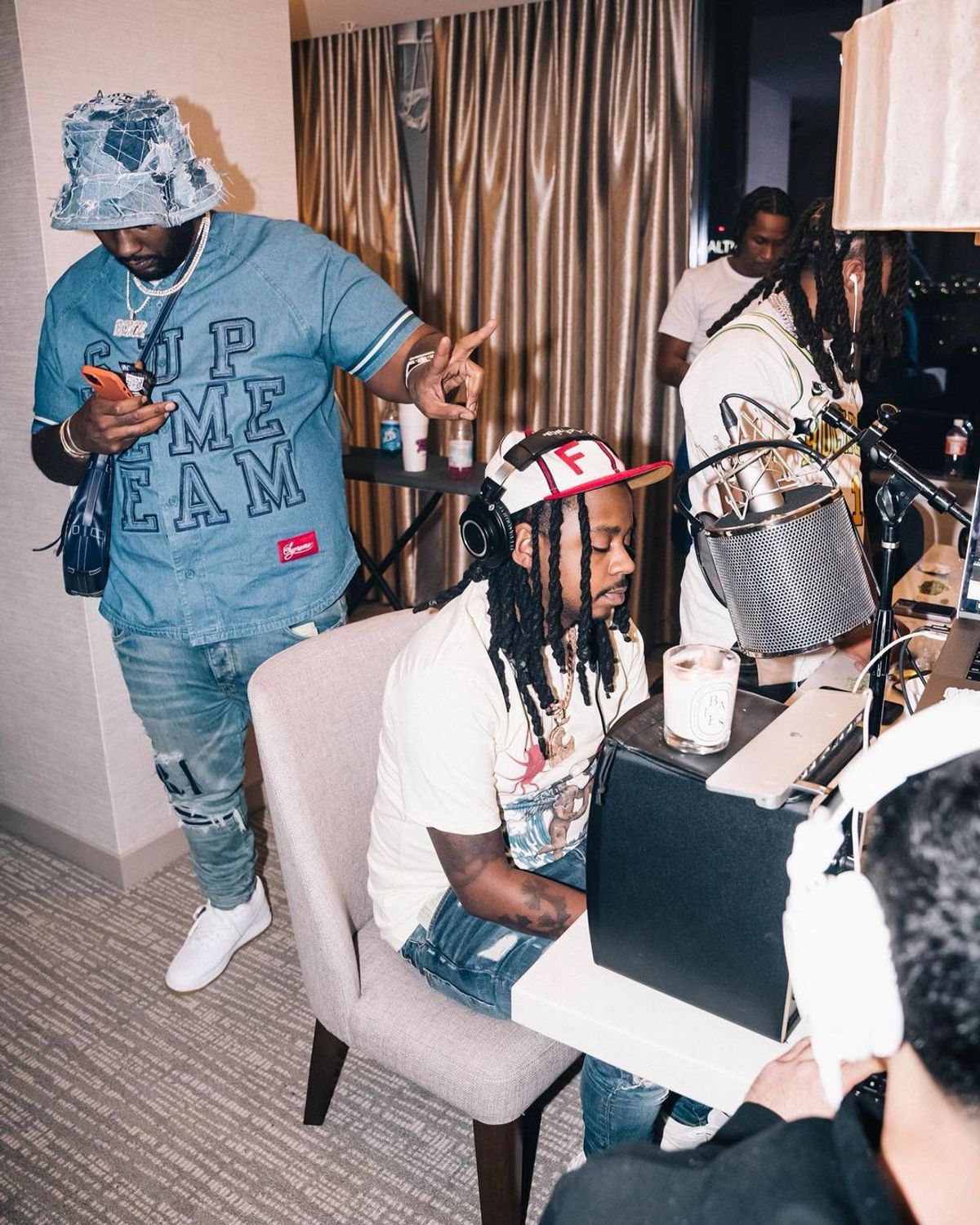 Babyface Ray Outfit from January 10, 2023 | WHAT’S ON THE STAR?