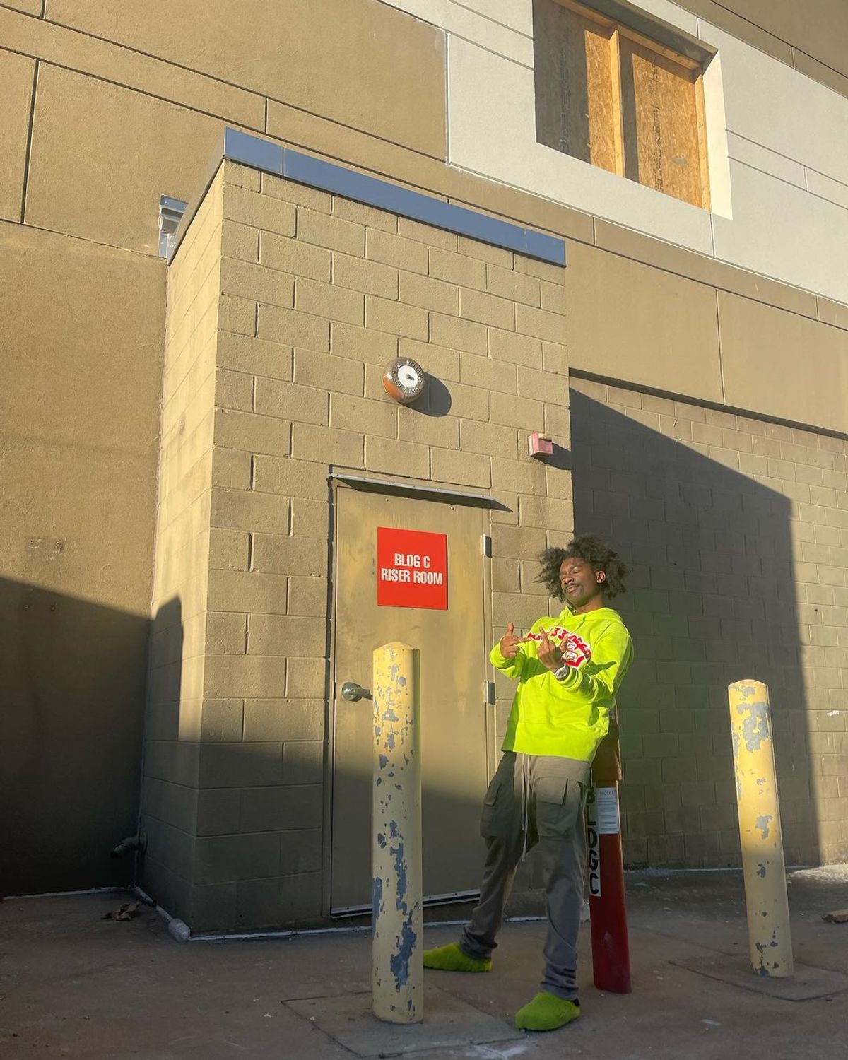 Bruce Ray Outfit from February 26, 2022 | WHAT’S ON THE STAR?