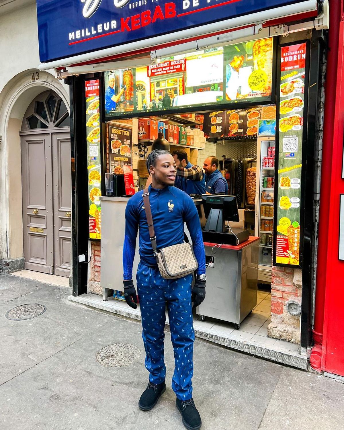 Beendo Z Outfit from December 14, 2022 | WHAT’S ON THE STAR?