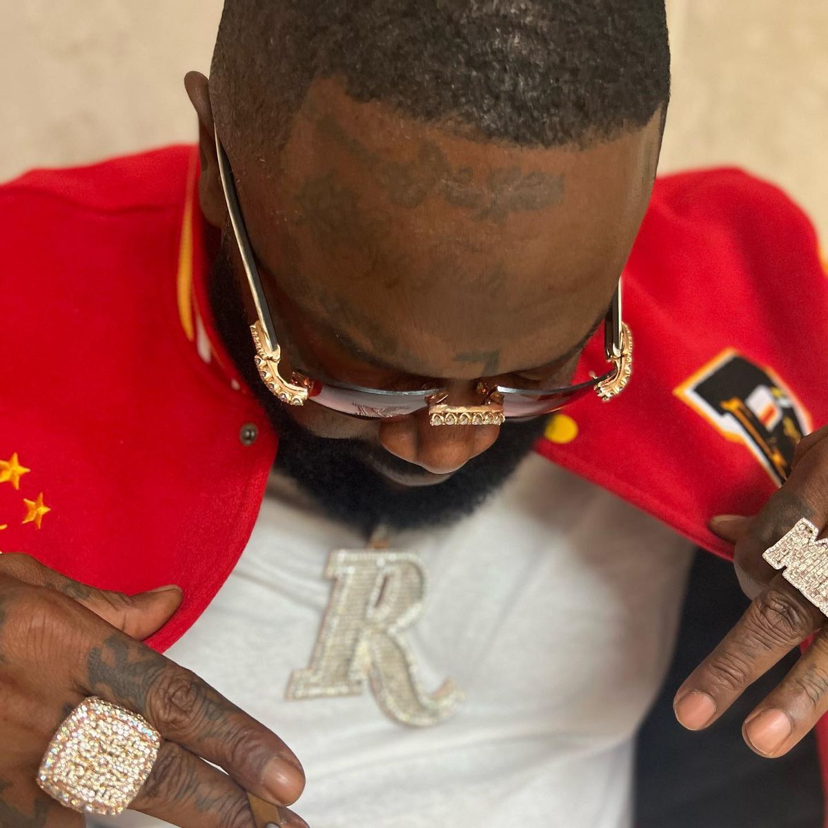 Rick Ross Outfit from December 22, 2022 | WHAT’S ON THE STAR?