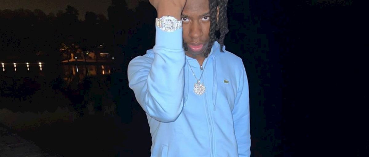 Rot Ken: Outfits, Clothes, Style and Fashion | WHAT’S ON THE STAR?