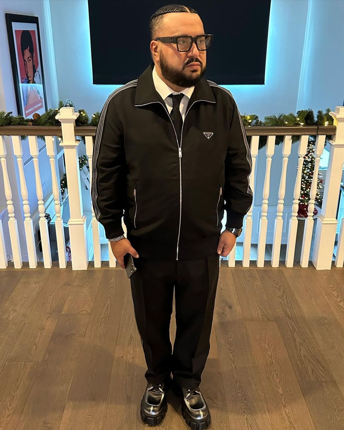 Cash Outfit from December 13, 2022 | WHAT’S ON THE STAR?