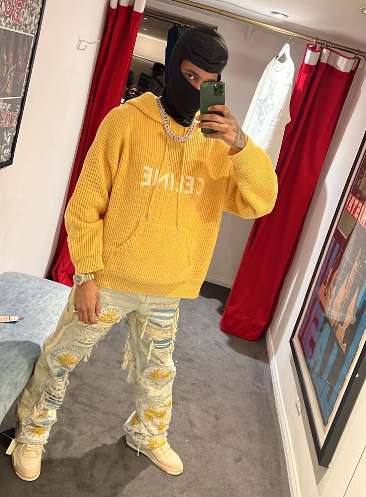 Key Glock Outfit from January 29, 2023 | WHAT’S ON THE STAR?