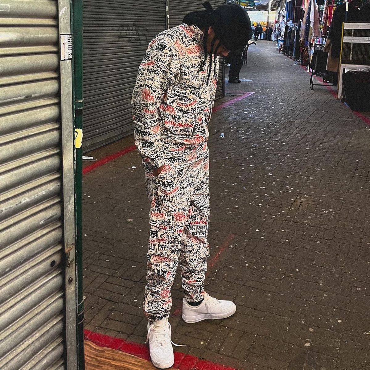 Strandz Outfit from March 15, 2022 | WHAT’S ON THE STAR?