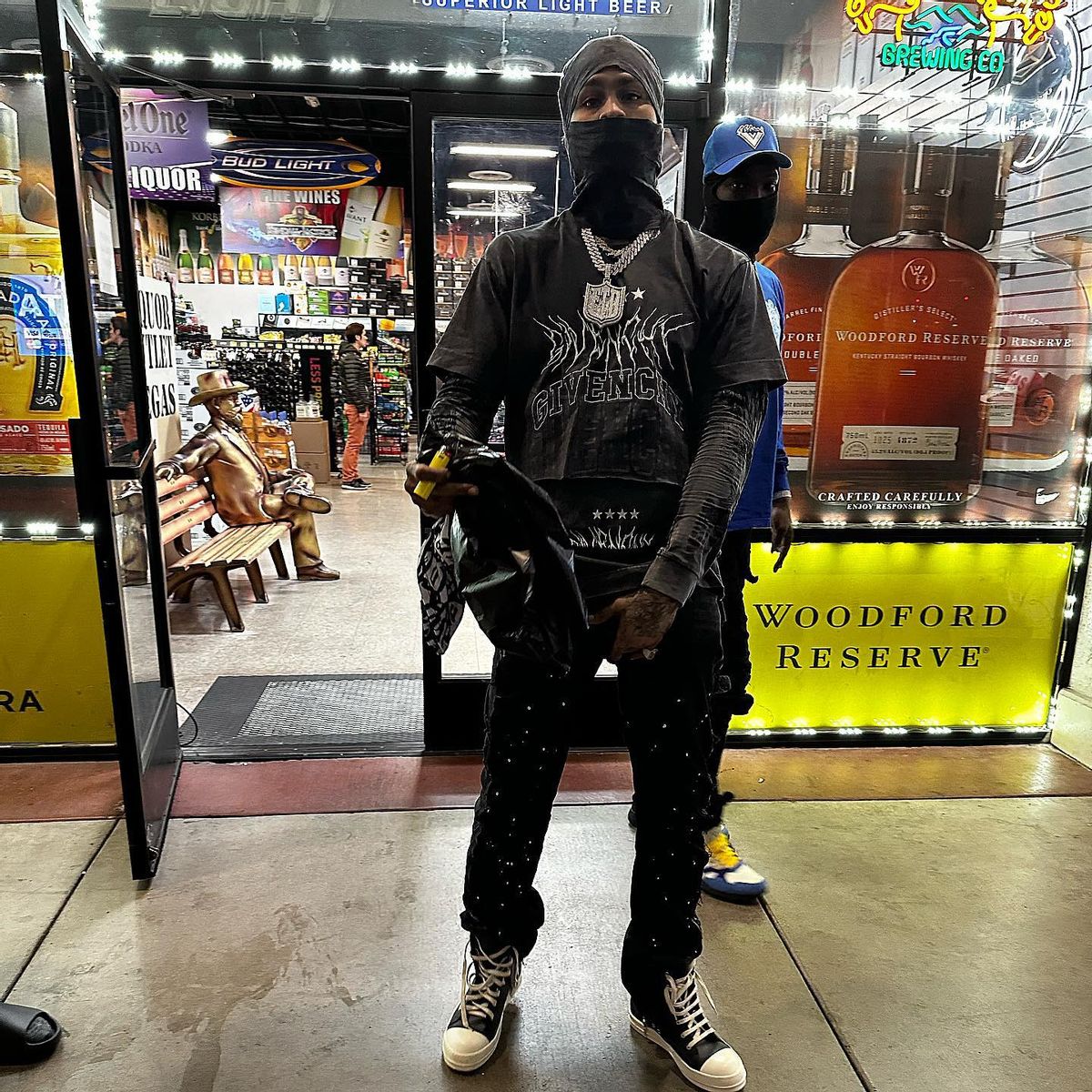 Dave East Outfit from February 5, 2023 | WHAT’S ON THE STAR?