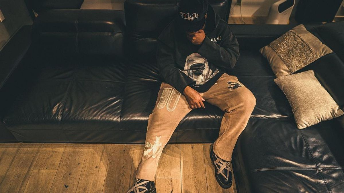 Baari: Clothing, Shoes & Accessories | WHAT’S ON THE STAR?