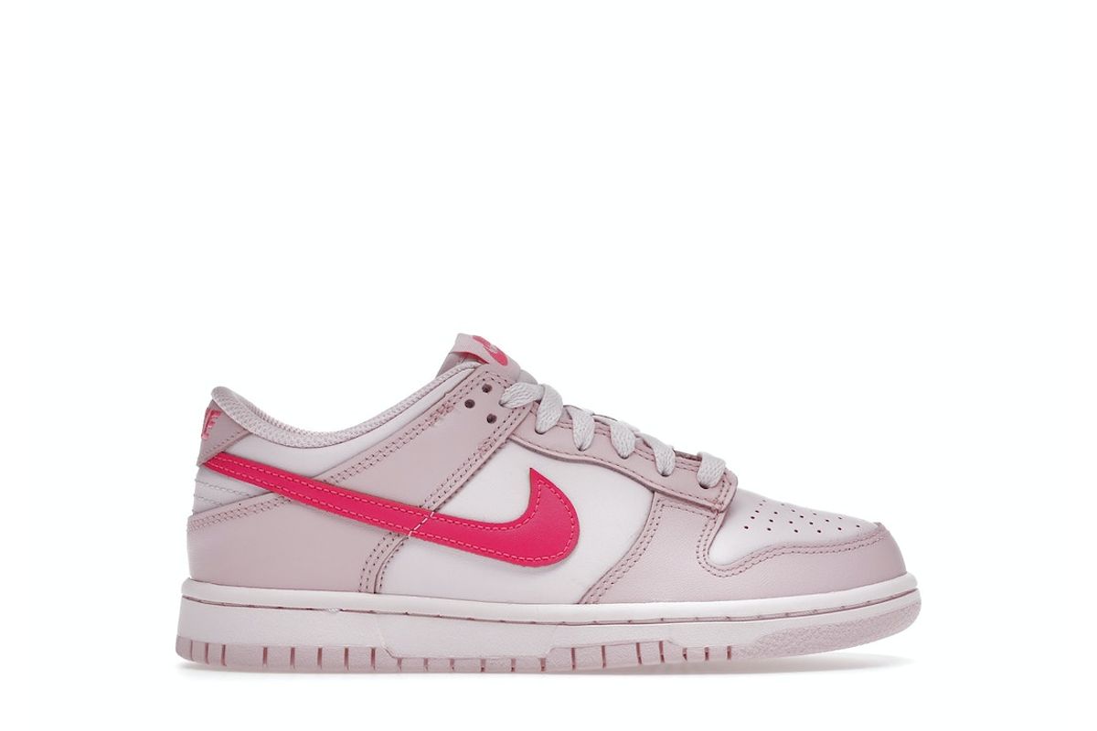Nike Dunk Low Triple Pink | WHAT’S ON THE STAR?