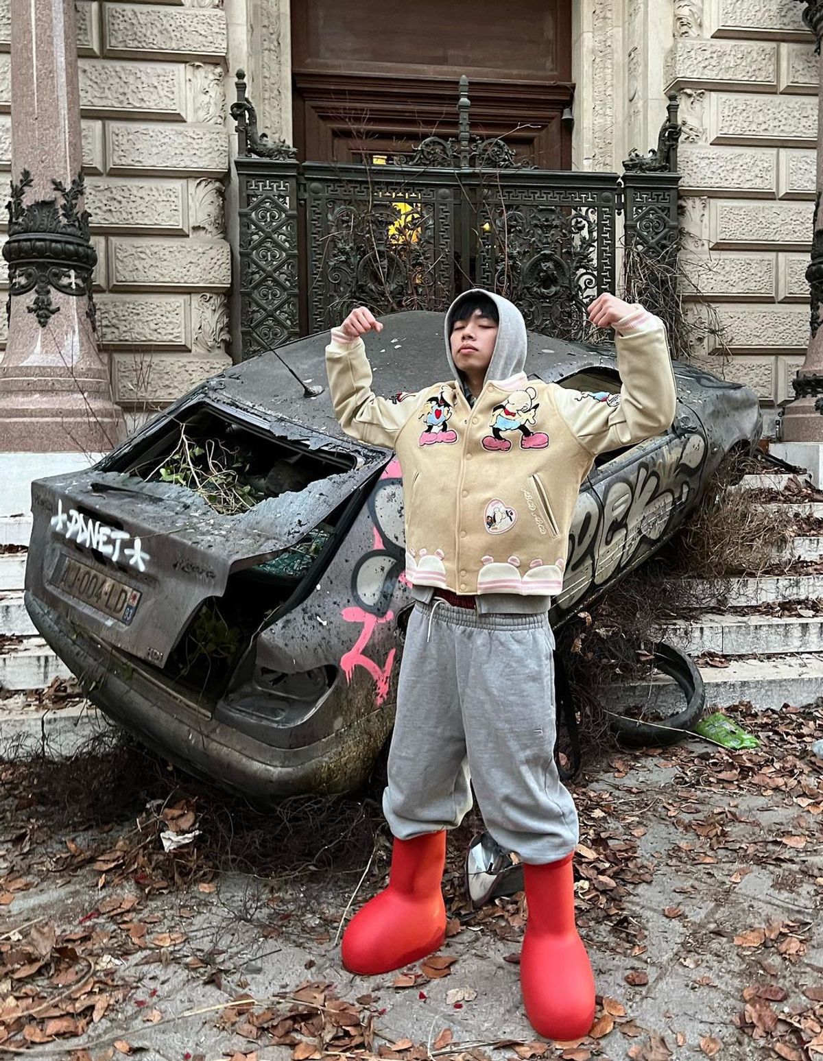 Jose Wong Outfit from February 9, 2023 | WHAT’S ON THE STAR?