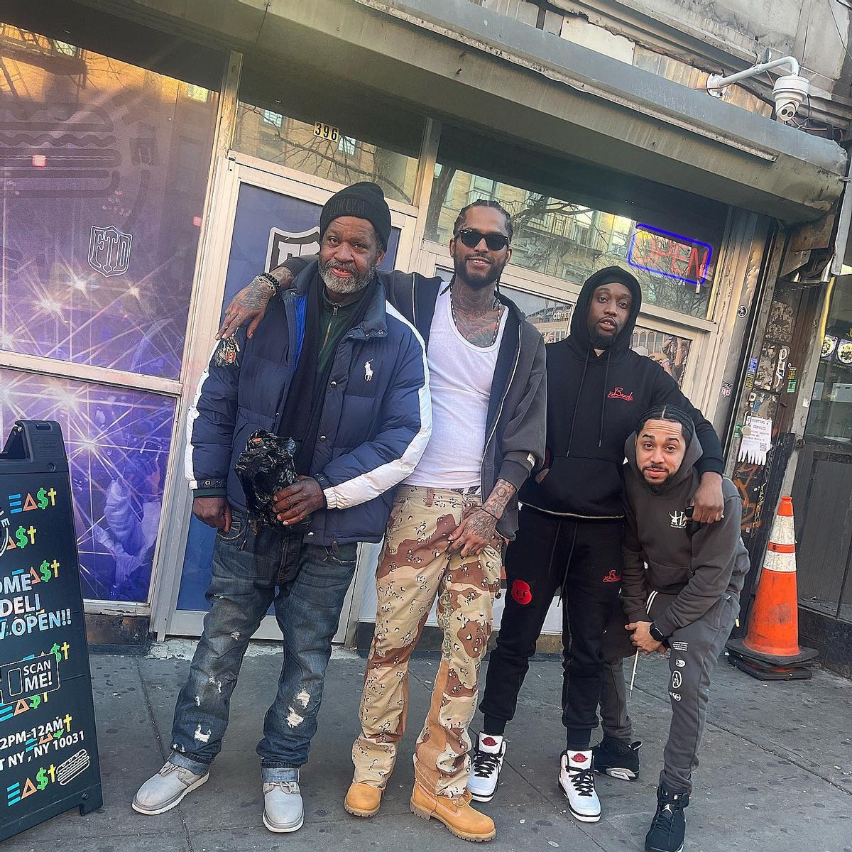 Dave East Outfit from February 16, 2023 | WHAT’S ON THE STAR?