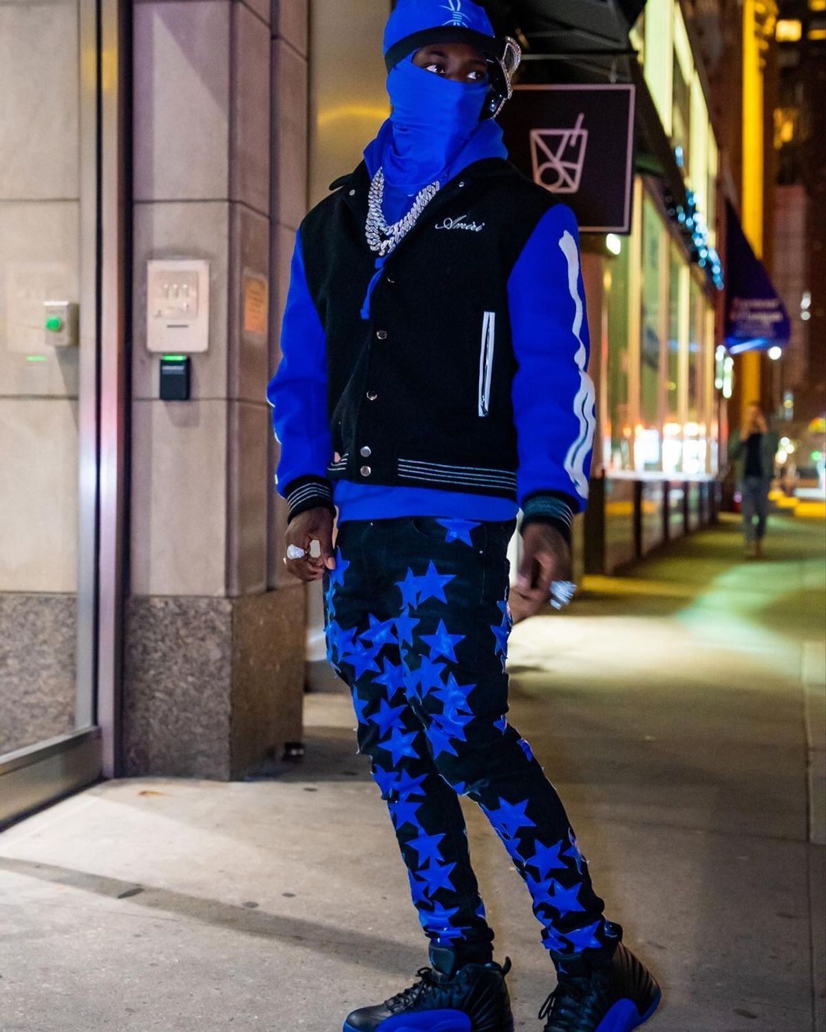 2Rare Outfit from February 16, 2023 | WHAT’S ON THE STAR?