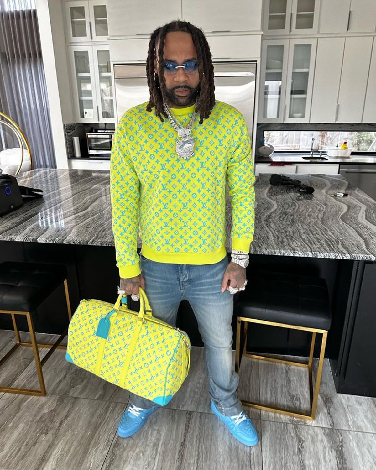 Money Man Outfit from February 18, 2023 | WHAT’S ON THE STAR?