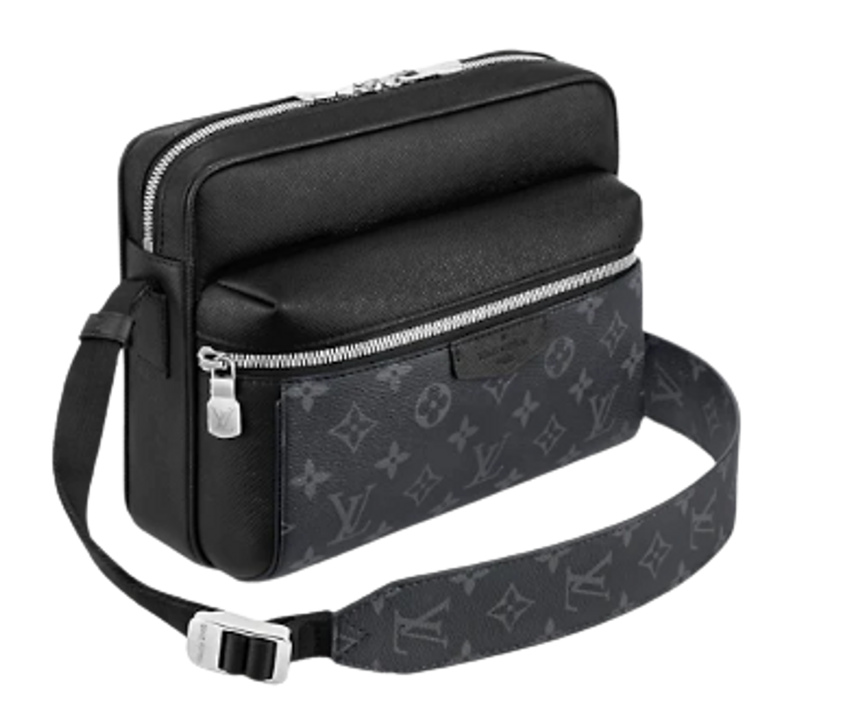 Louis Vuitton Black Outdoor Messenger Bag | WHAT’S ON THE STAR?
