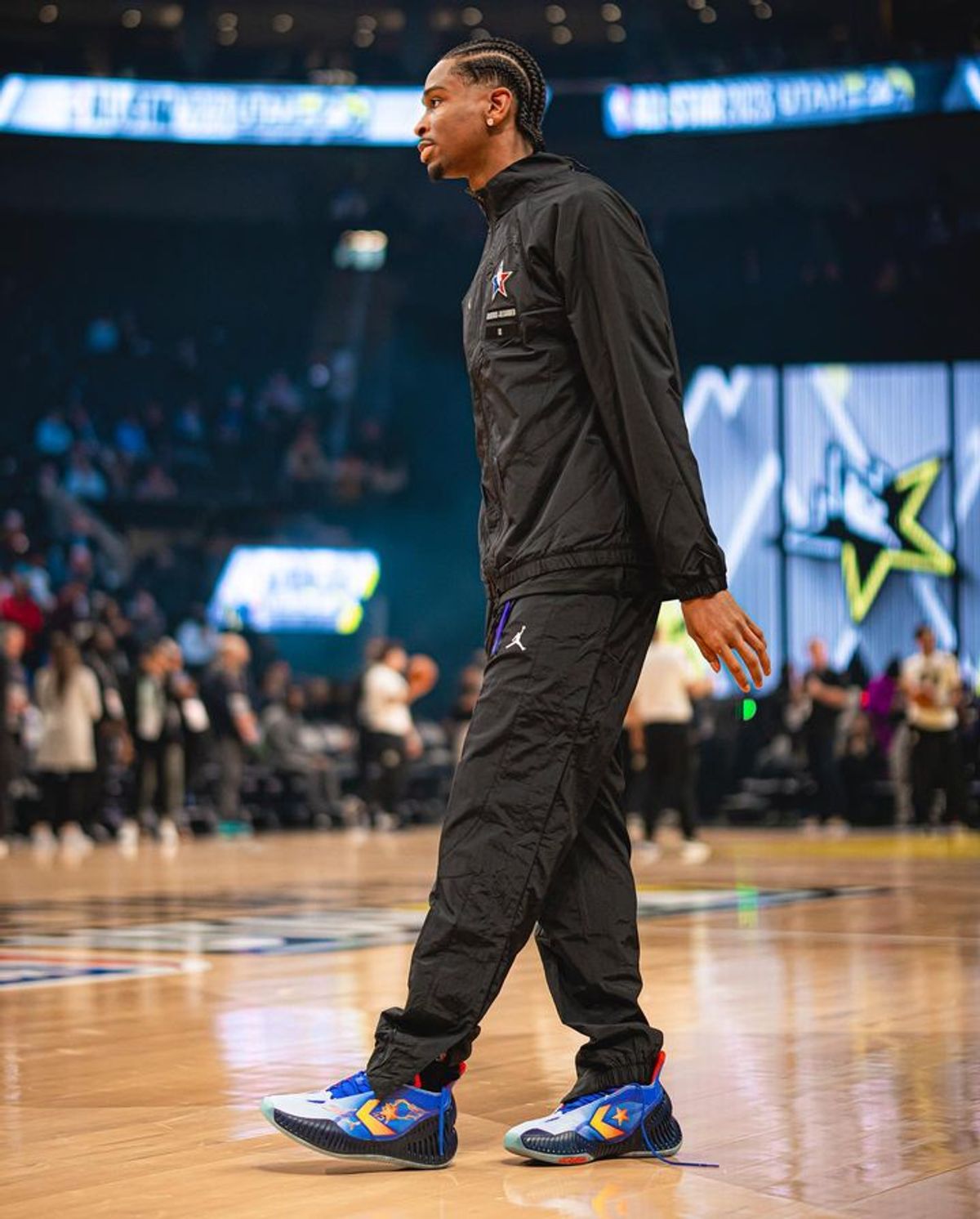 Shai Outfit from February 22, 2023 | WHAT’S ON THE STAR?