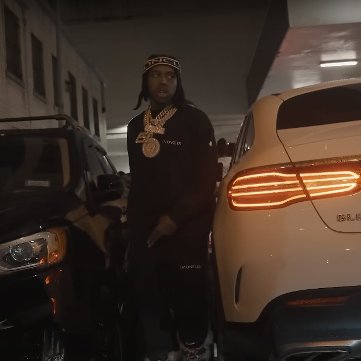 EST Gee Outfit from February 24, 2023 | WHAT’S ON THE STAR?