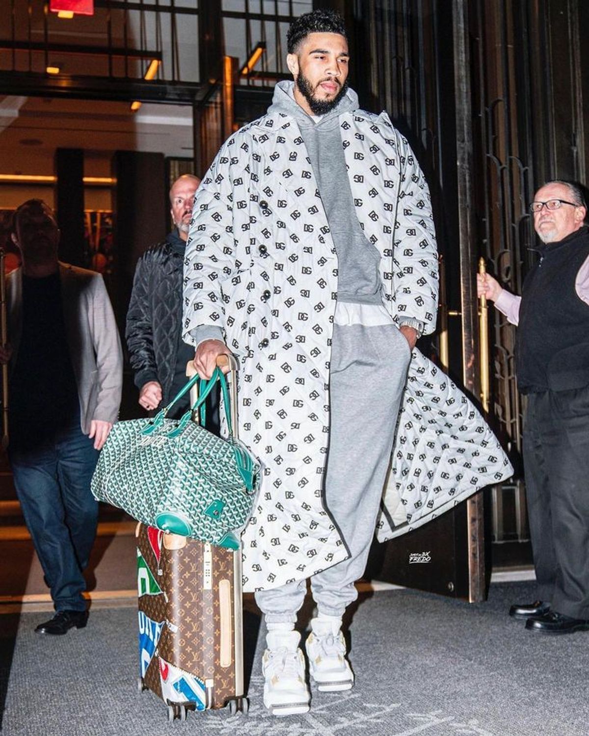 Jayson Tatum Outfit from March 1, 2023 | WHAT’S ON THE STAR?