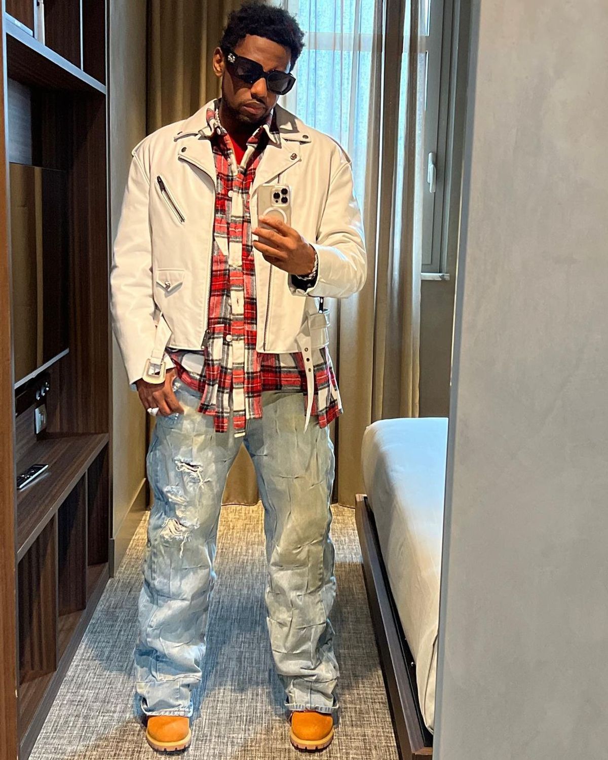 Fabolous Outfit from March 9, 2023 | WHAT’S ON THE STAR?