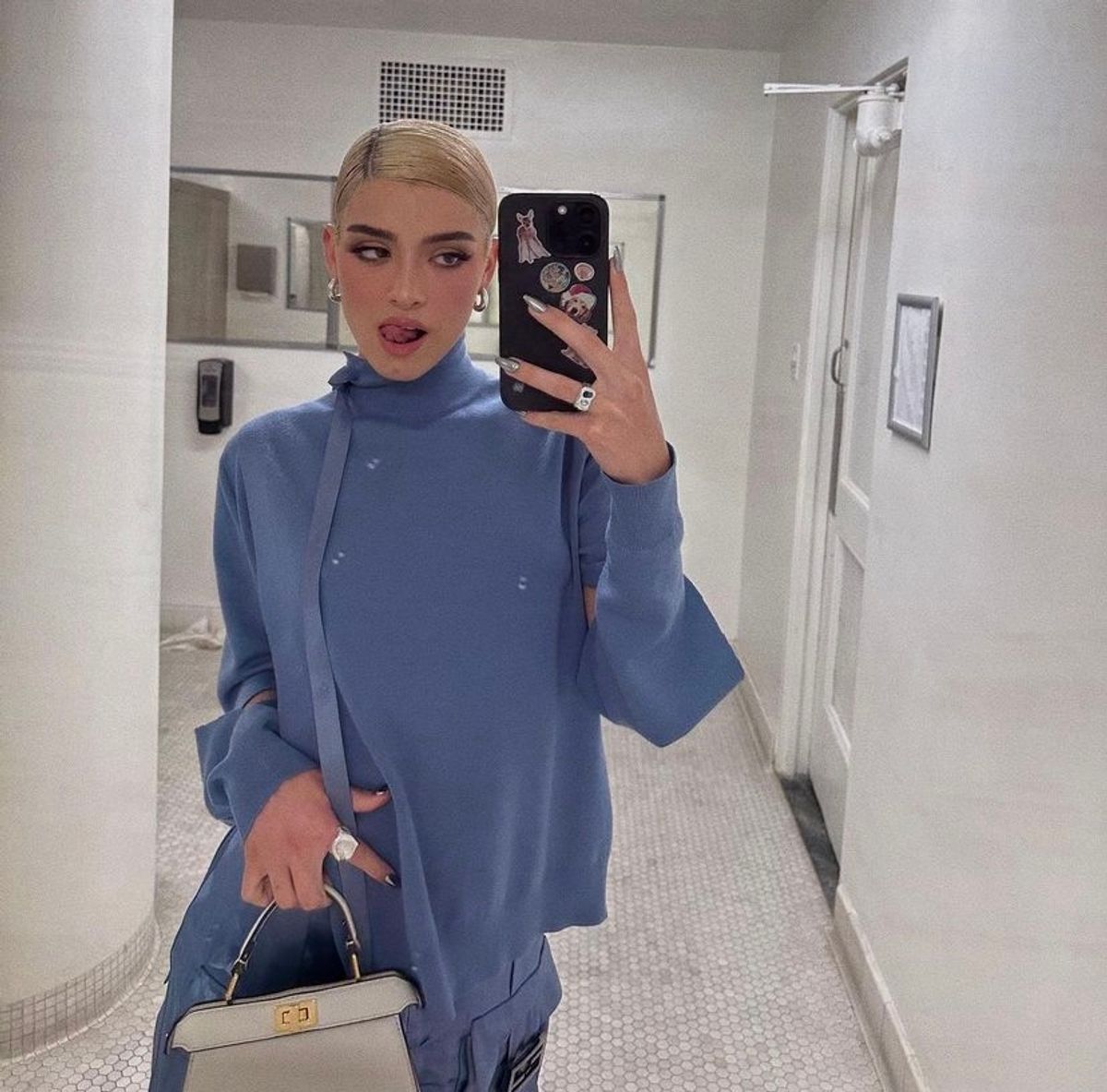 Dixie D'Amelio Outfit from March 10, 2023 | WHAT’S ON THE STAR?