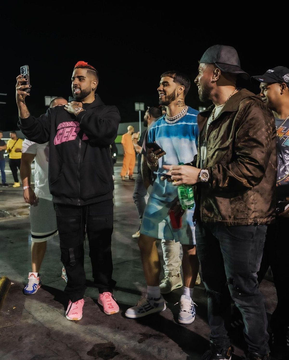 Anuel AA Outfit from March 11, 2023 | WHAT’S ON THE STAR?