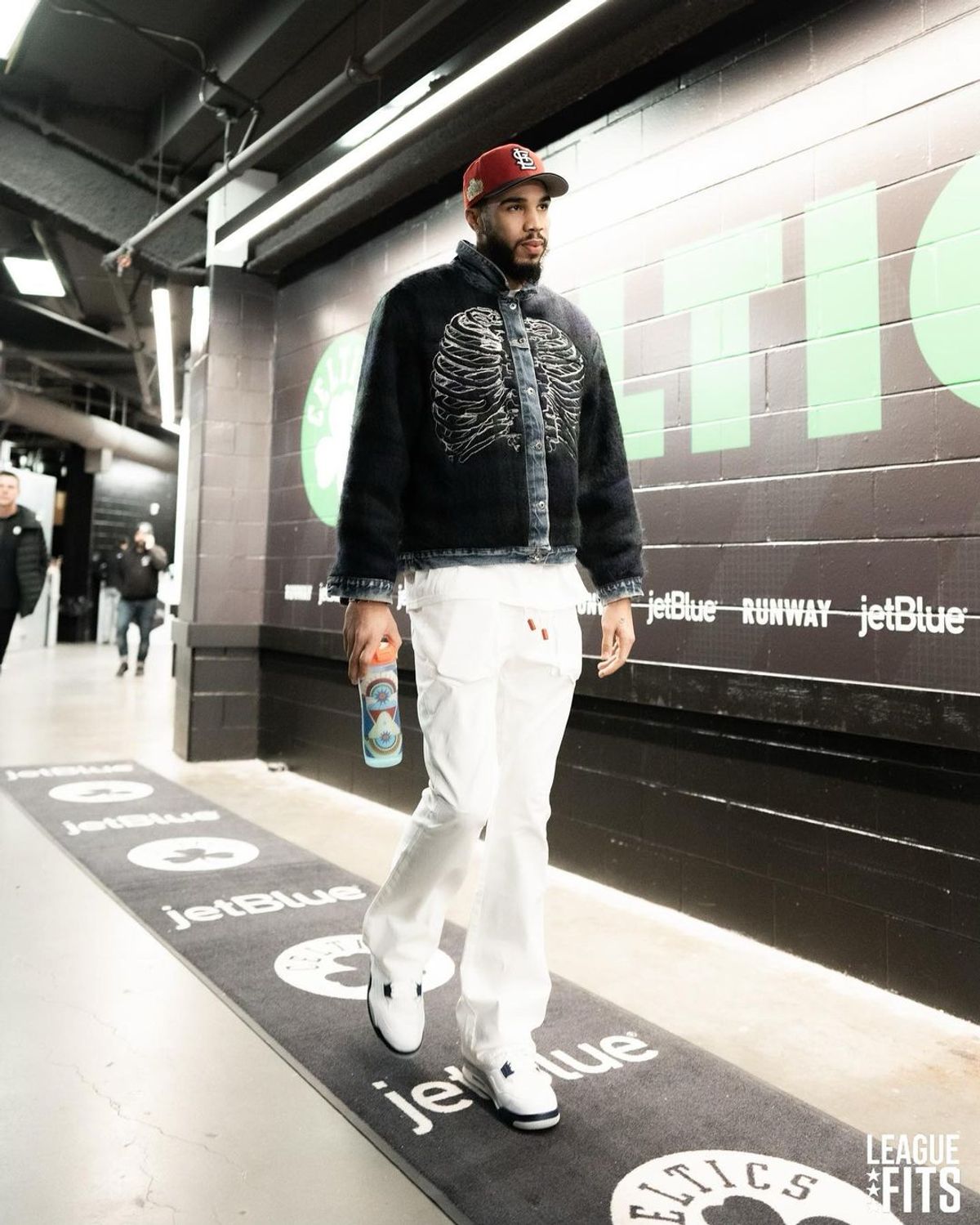 Jayson Tatum Outfit from February 2, 2023 | WHAT’S ON THE STAR?
