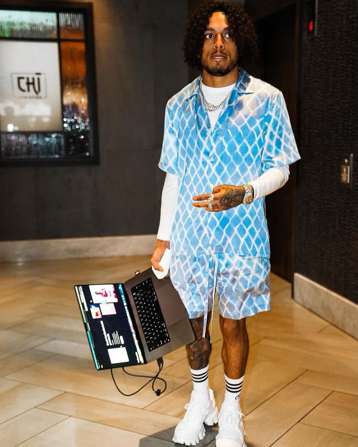 King Cid Outfit from February 5, 2023 | WHAT’S ON THE STAR?