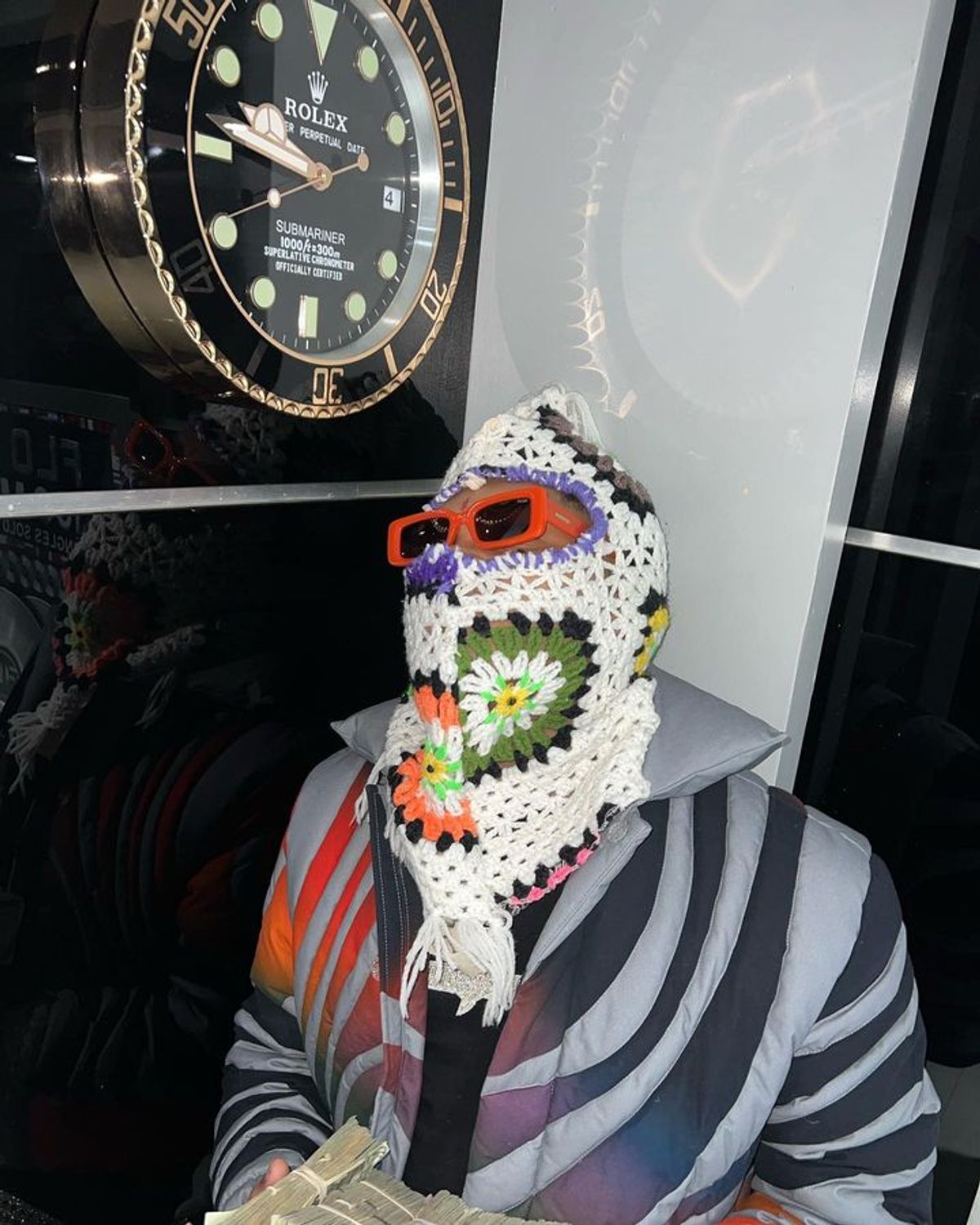 No Cap Outfit from March 17, 2023 | WHAT’S ON THE STAR?