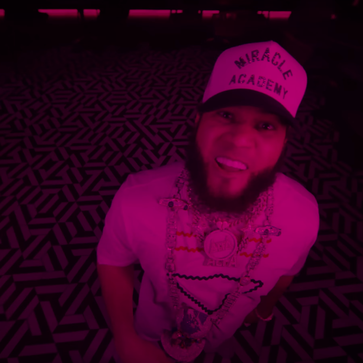 El Alfa El Jefe Outfit from February 9, 2023 | WHAT’S ON THE STAR?