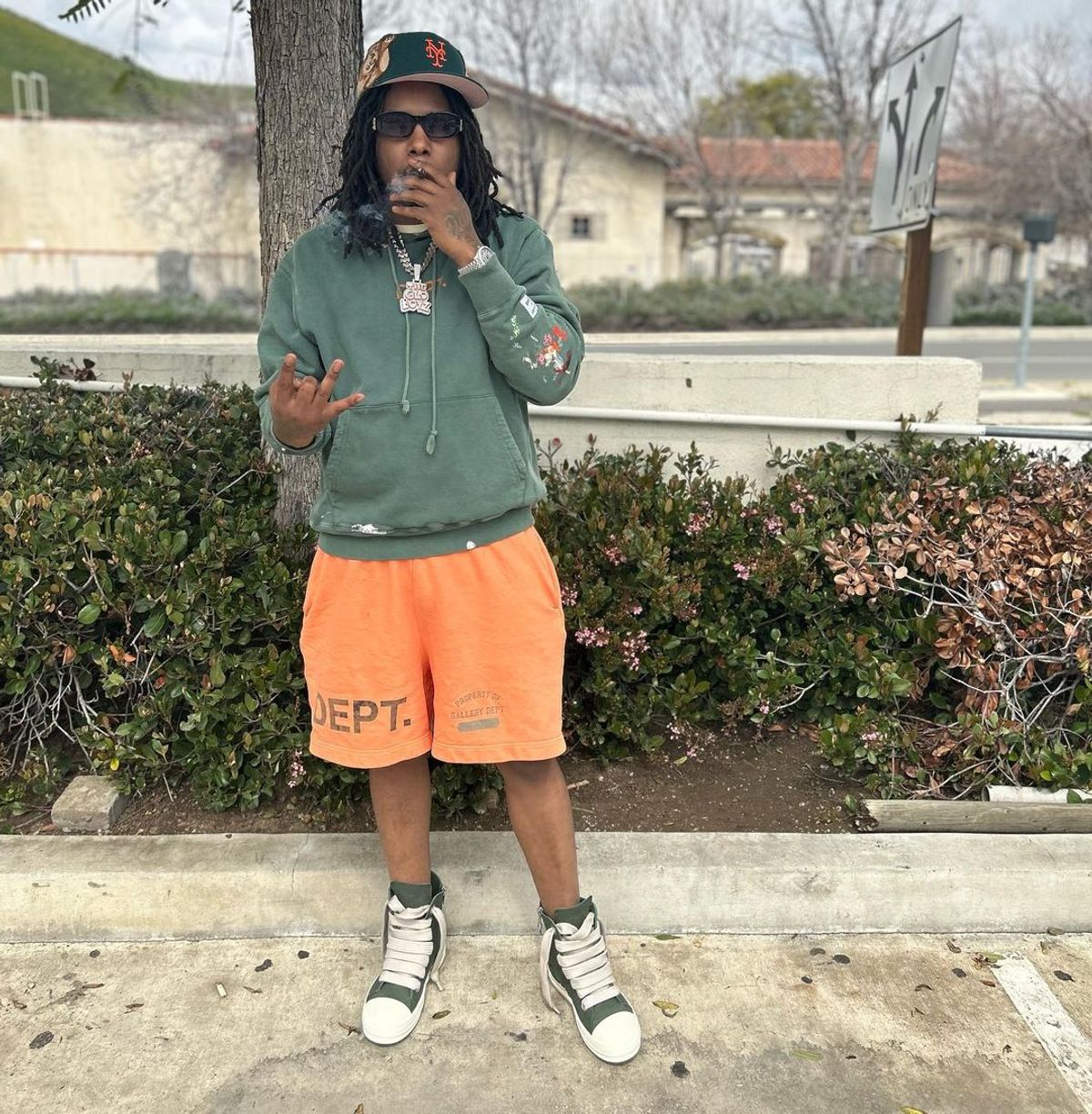 Ballout Outfit from March 21, 2023 | WHAT’S ON THE STAR?