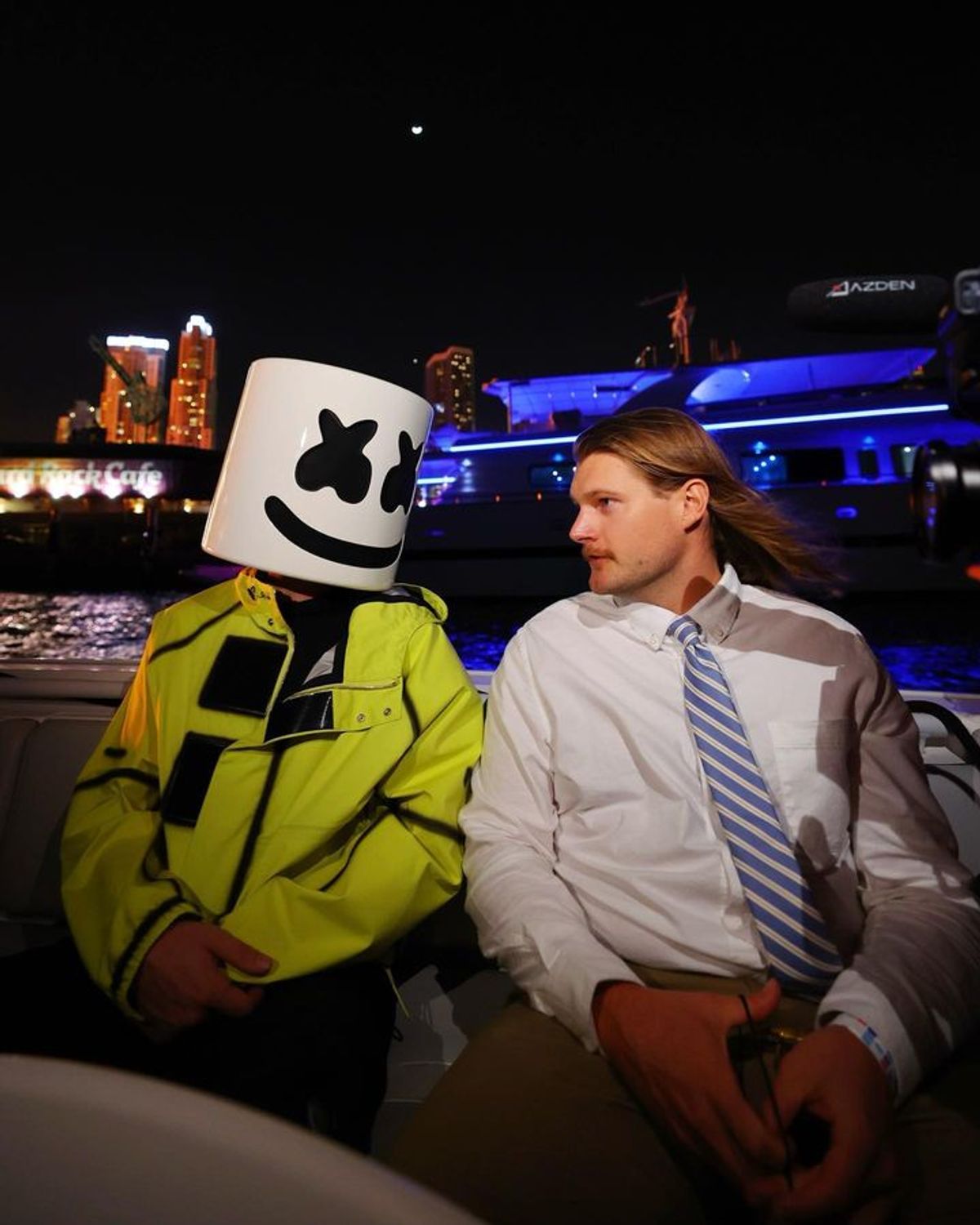 Marshmello Outfit from March 26, 2023 | WHAT’S ON THE STAR?