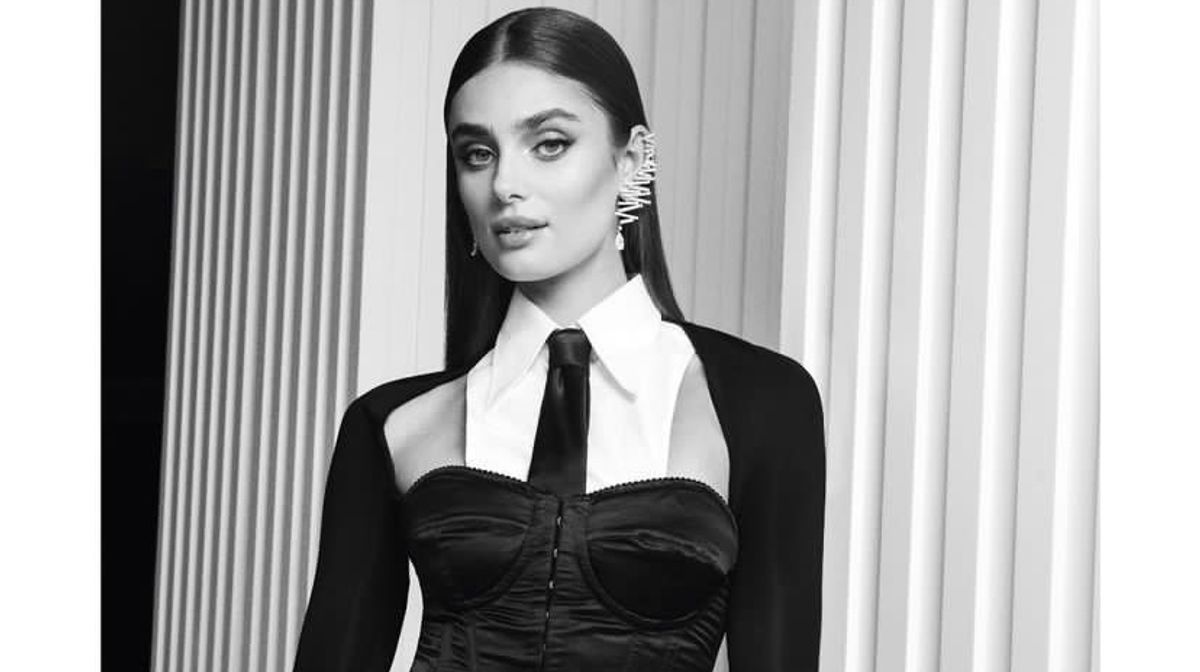 Taylor Hill: Outfits, Clothes, Style and Fashion | WHAT’S ON THE STAR?