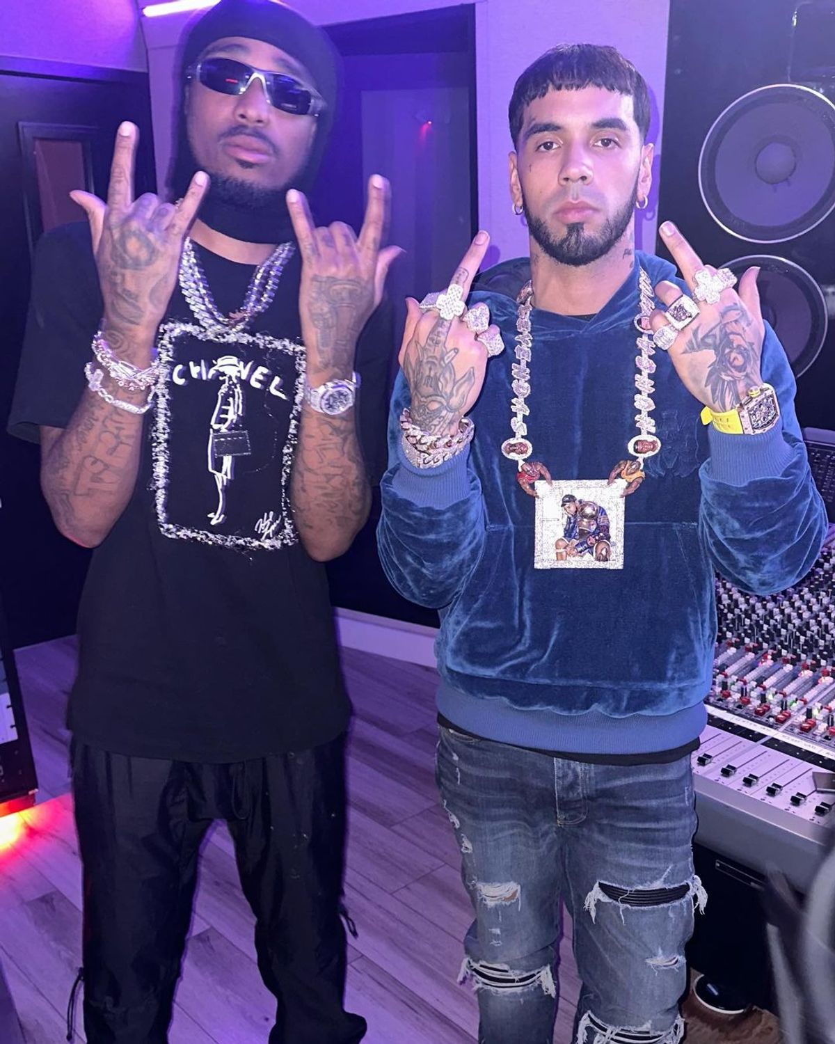 Anuel AA Outfit from March 29, 2023 | WHAT’S ON THE STAR?