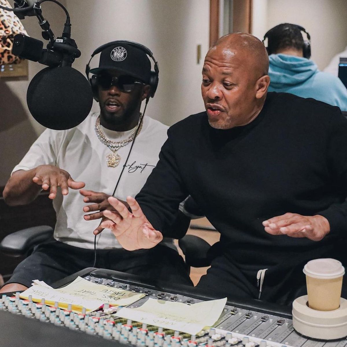 Diddy Outfit from August 31, 2022 | WHAT’S ON THE STAR?