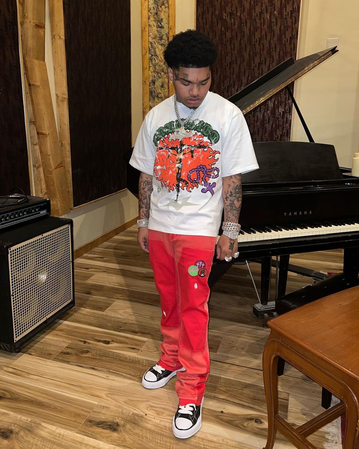 No Cap Outfit from April 4, 2023 | WHAT’S ON THE STAR?