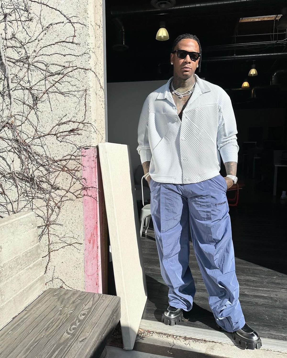 Moneybagg Yo Outfit from April 4, 2023 | WHAT’S ON THE STAR?