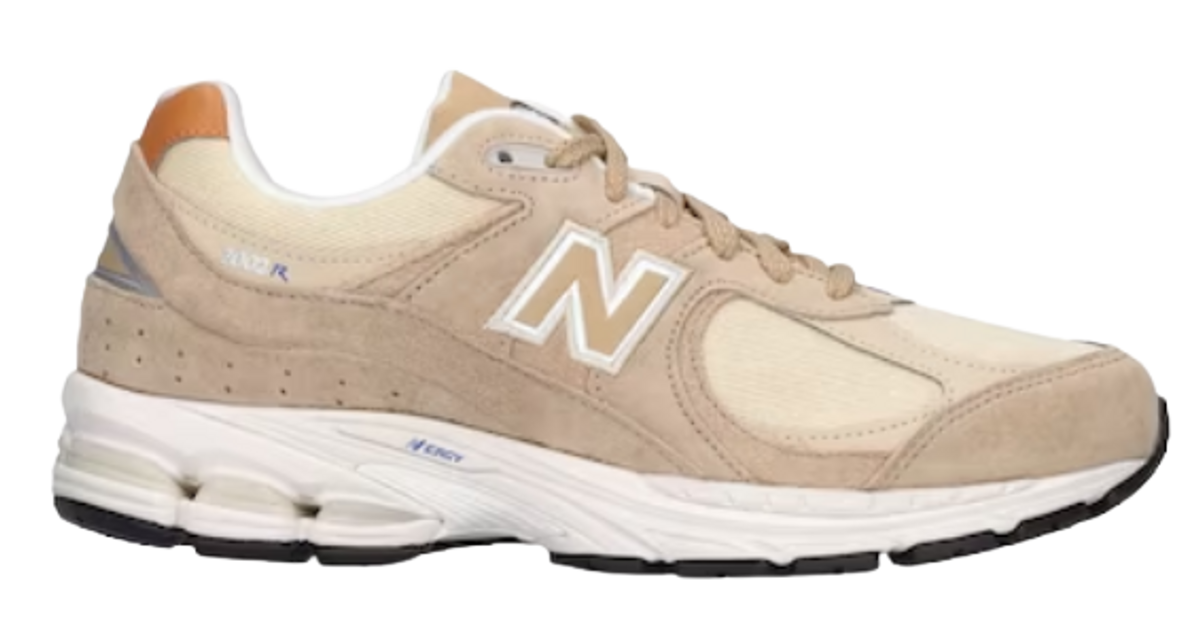 New Balance 2002 Leather Beige Mesh Sneakers | WHAT’S ON THE STAR?