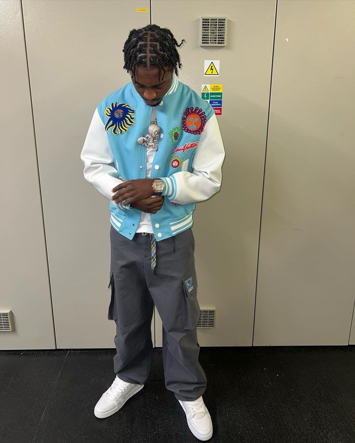 Lil Tjay Outfit from April 10, 2023 | WHAT’S ON THE STAR?
