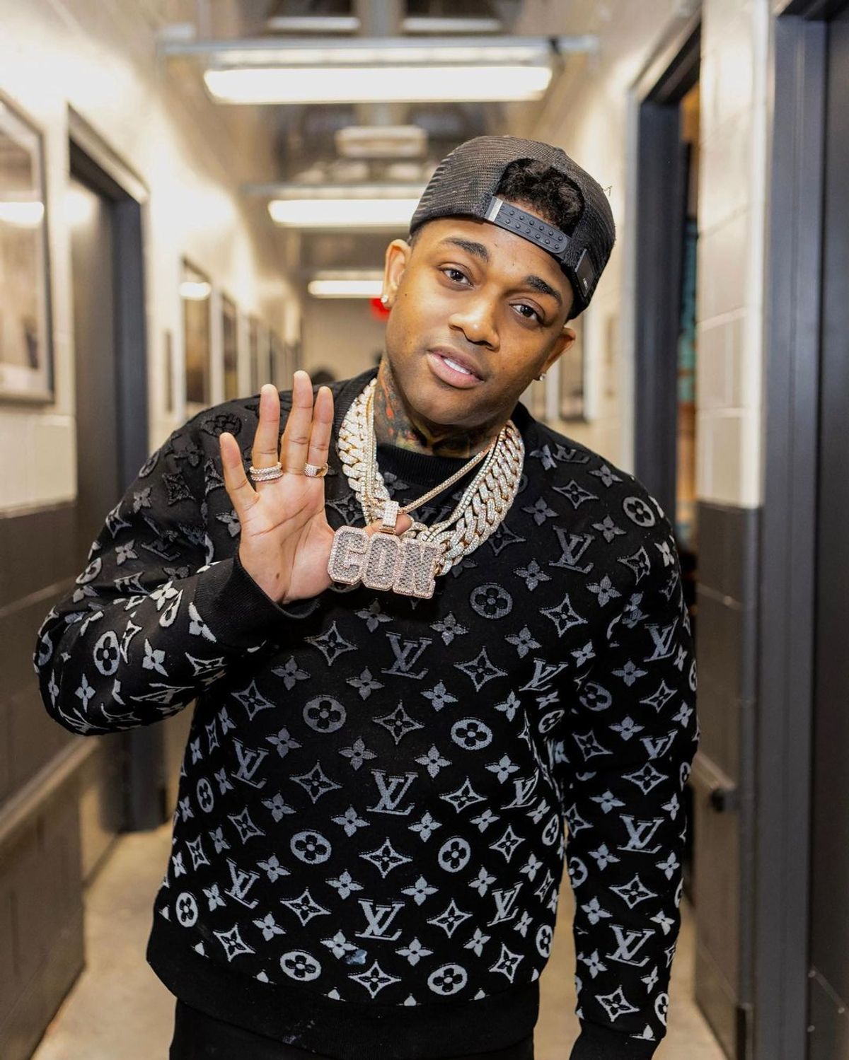 Conceited Outfit from April 8, 2023 | WHAT’S ON THE STAR?