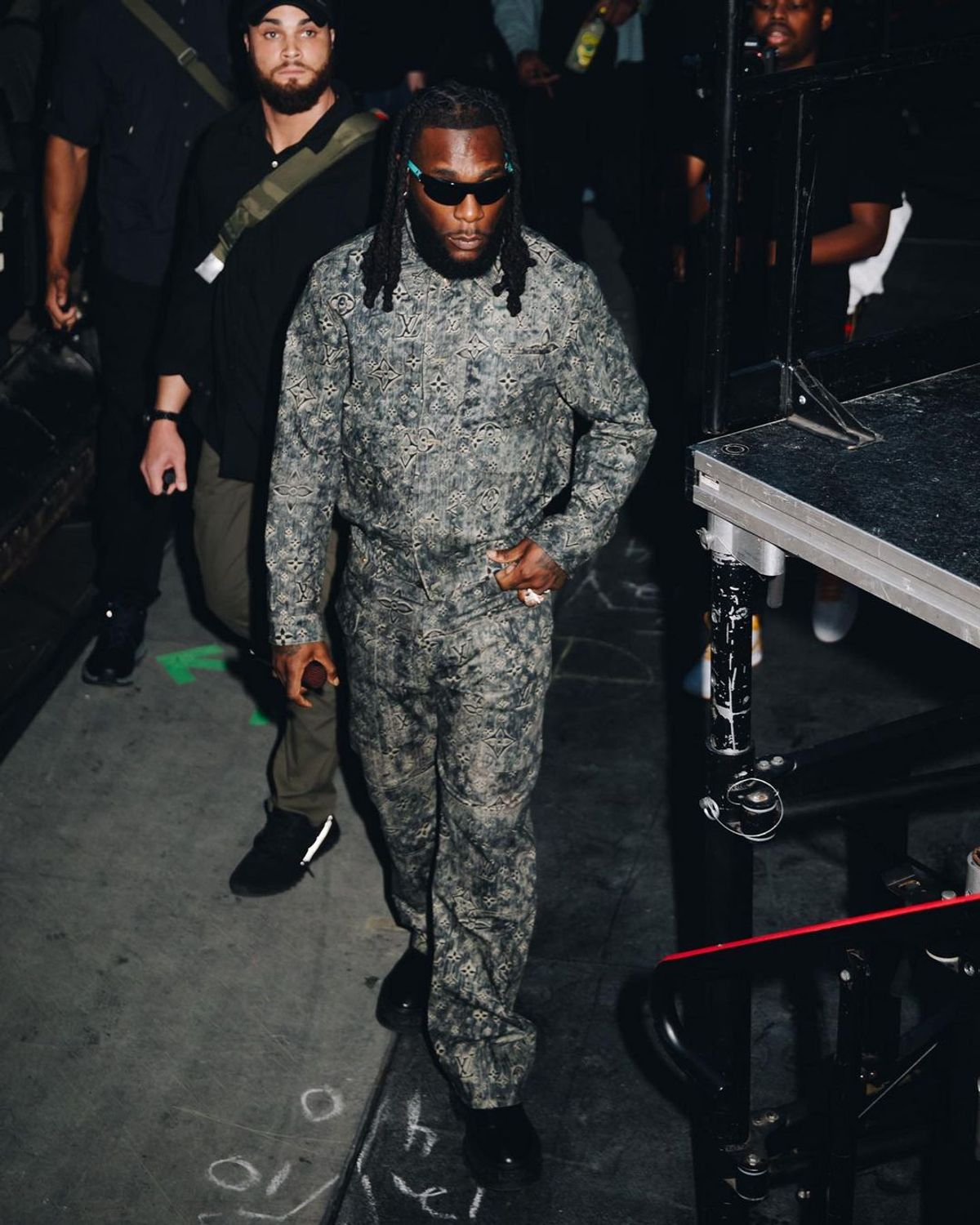 Burna Boy Outfit from April 14, 2023 | WHAT’S ON THE STAR?