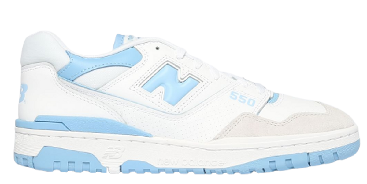 New Balance White Blue Sneakers | WHAT’S ON THE STAR?