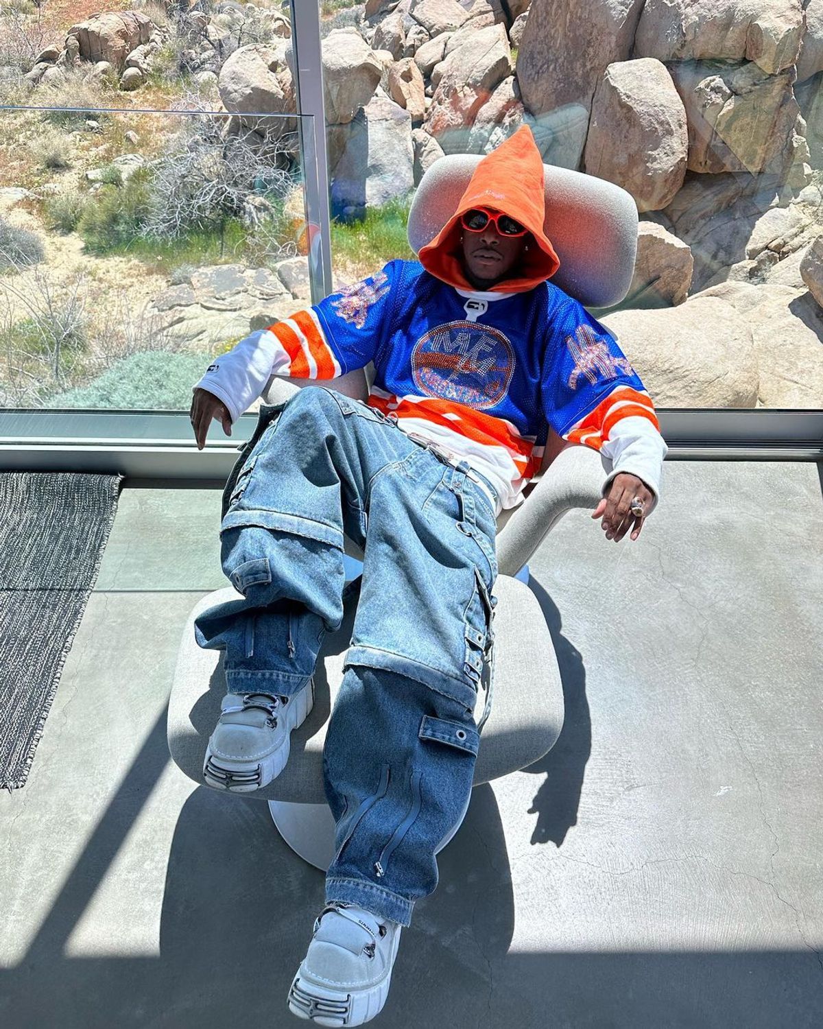 Bloody Osiris Outfit from April 15, 2023 | WHAT’S ON THE STAR?