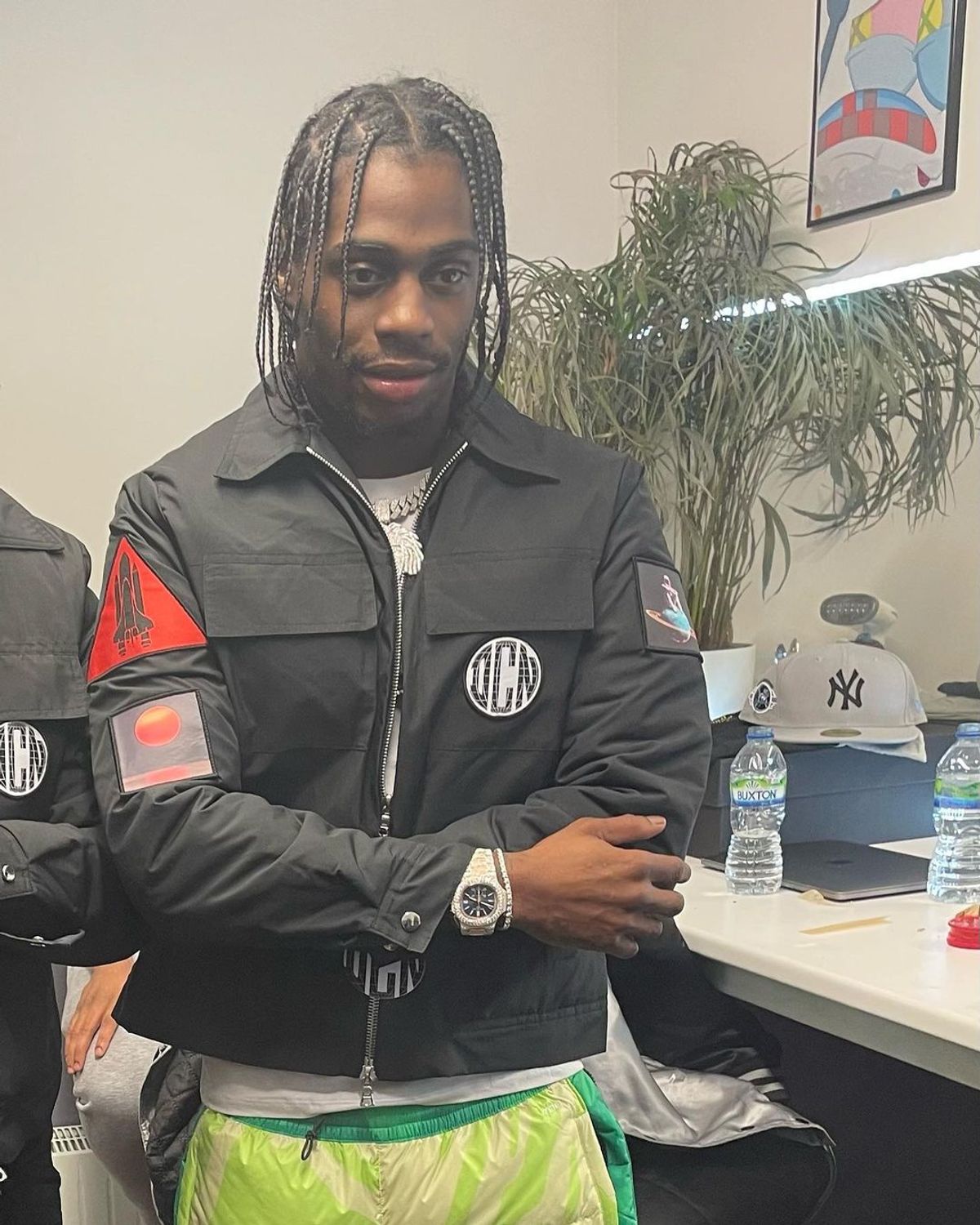 Russ Millions Outfit from November 27, 2022 | WHAT’S ON THE STAR?