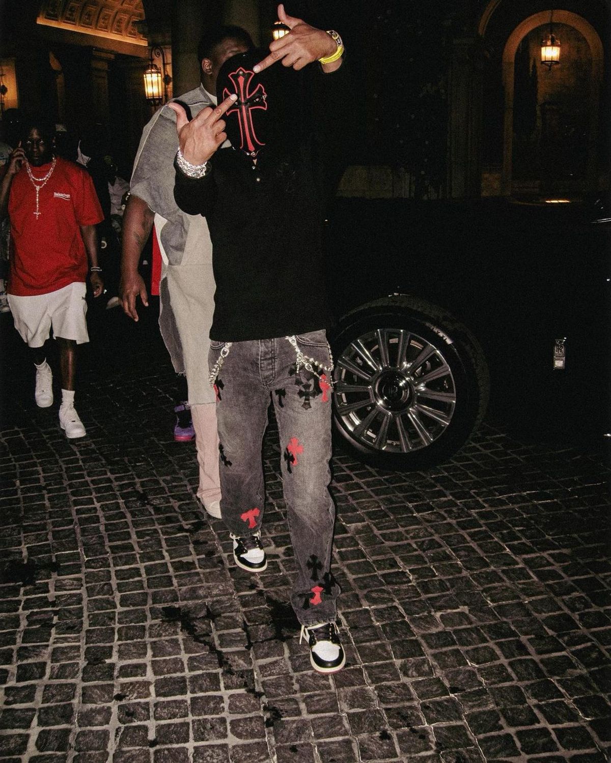 Lil Baby Outfit from April 25, 2023 | WHAT’S ON THE STAR?