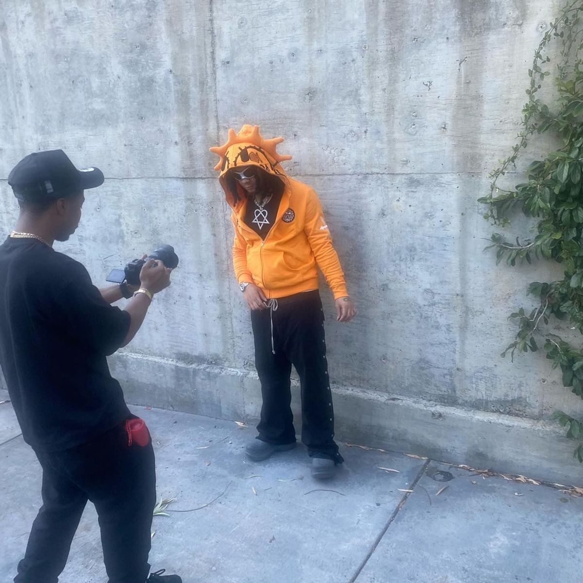 Trippie Redd Outfit from November 28, 2022 | WHAT’S ON THE STAR?