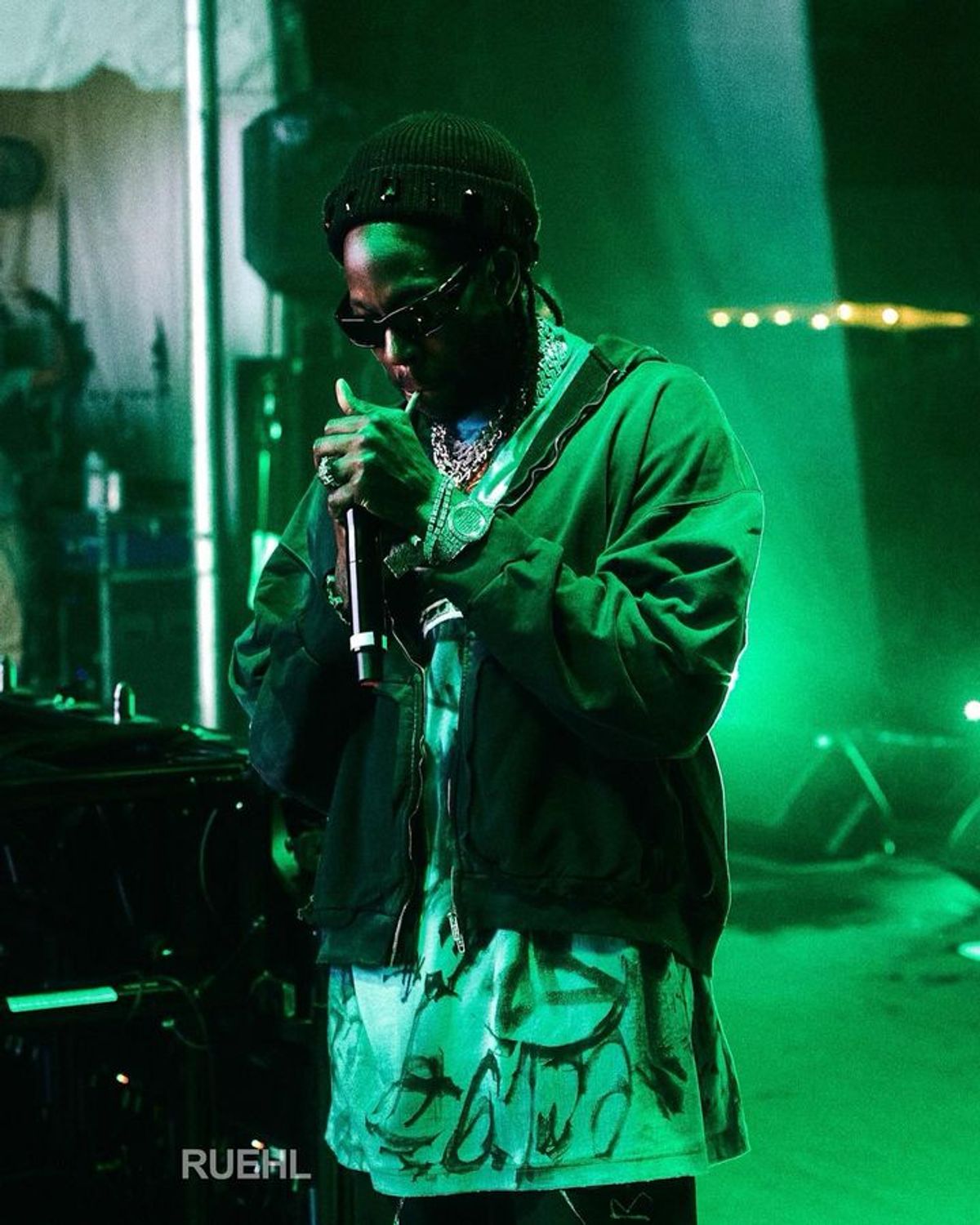 2 Chainz Outfit from April 23, 2023 | WHAT’S ON THE STAR?