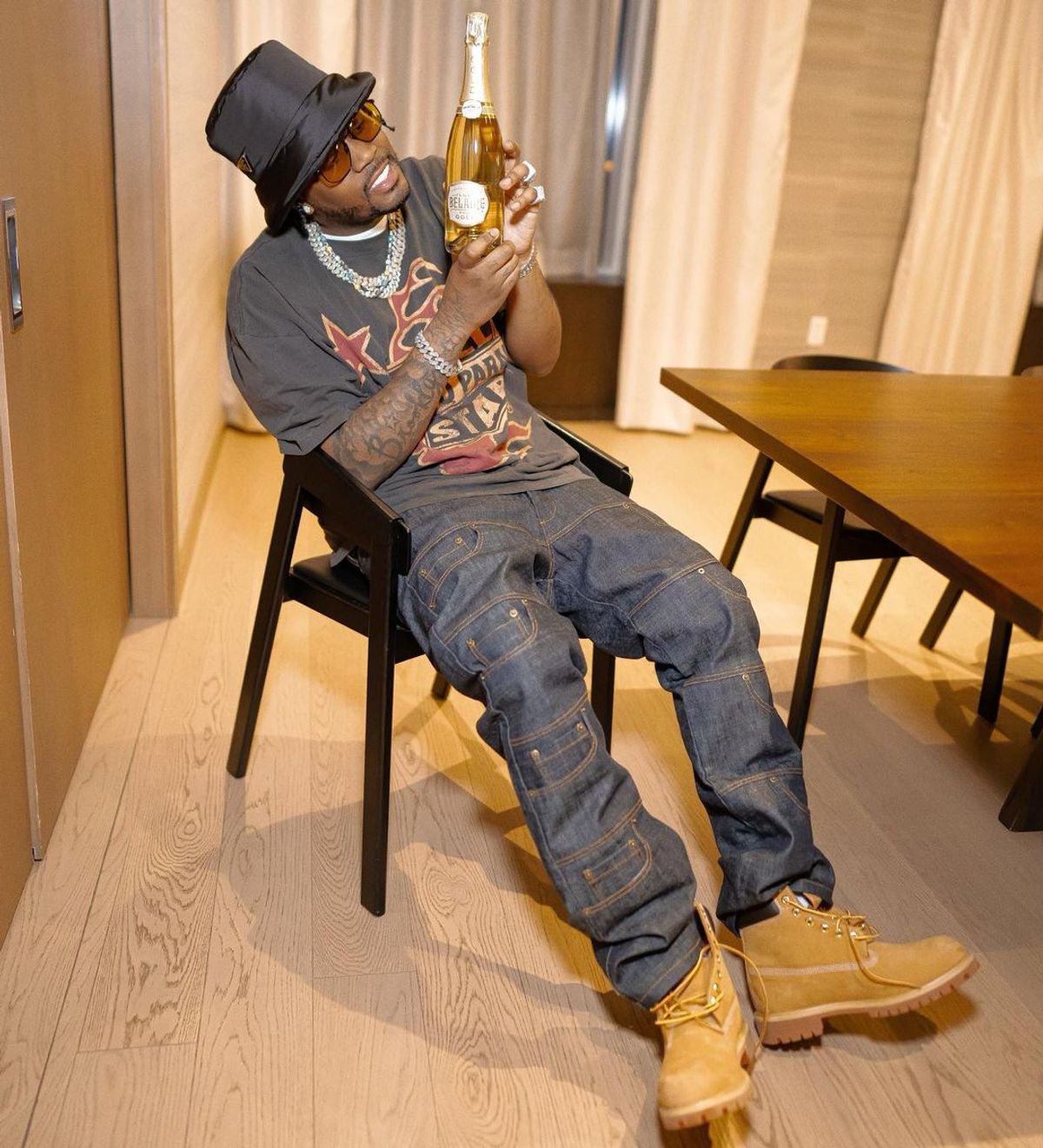 Fivio Foreign Outfit from April 30, 2023 | WHAT’S ON THE STAR?