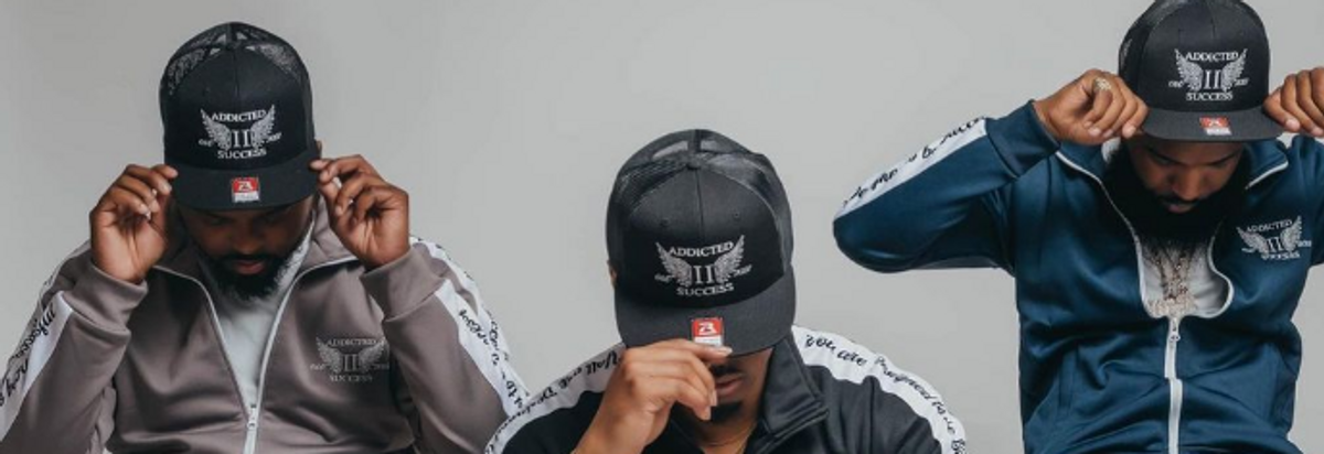 Addicted II Success: Clothing, Shoes & Accessories | WHAT’S ON THE STAR?