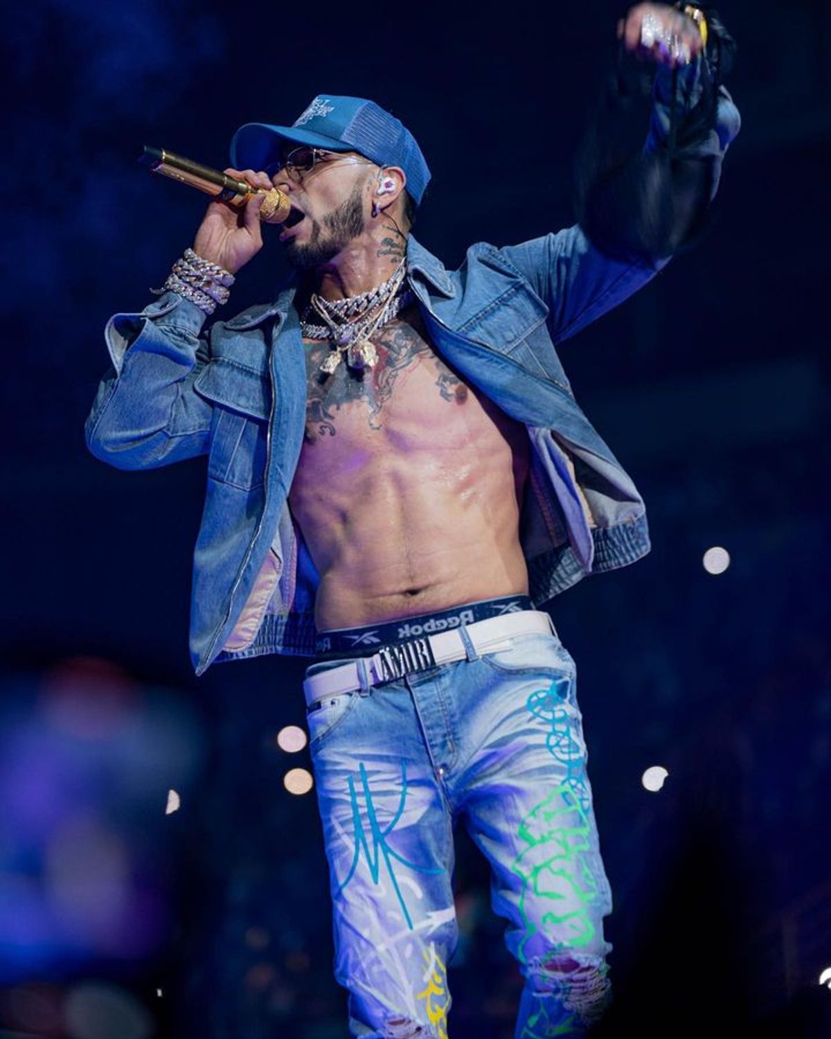 Anuel AA Outfit from May 2, 2023 | WHAT’S ON THE STAR?