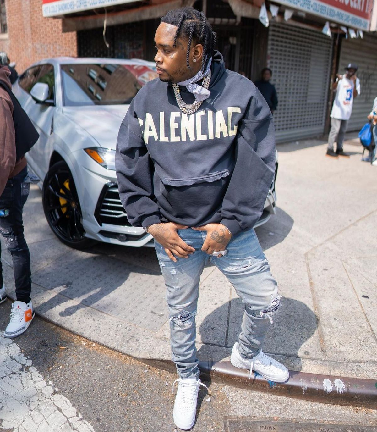 Fivio Foreign Outfit from May 10, 2023 | WHAT’S ON THE STAR?